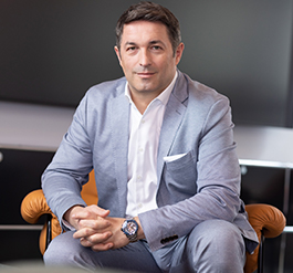 People - LEONINE STUDIOS